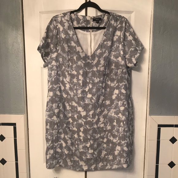 Very J | Dresses | Very J Woman Dress With Side Pockets | Poshmark